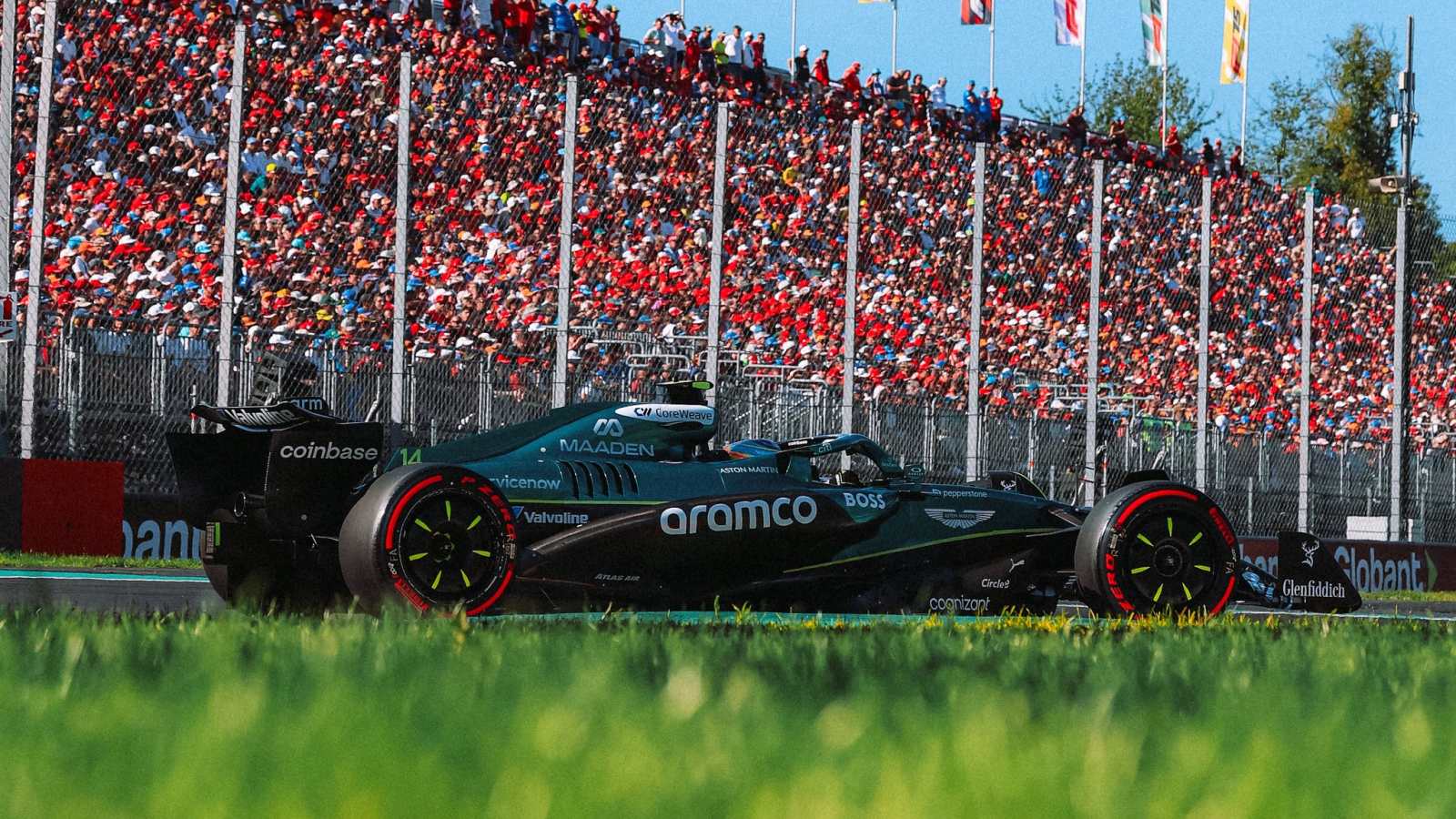 Aston Martin culpa danos por brita e explica abandono de Alonso no GP ...
