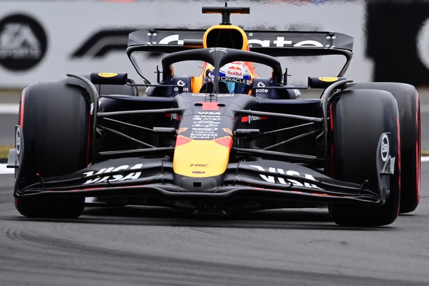 Verstappen cita dificultades con viento y celebra pole en Silverstone: "Pista de verdad ...