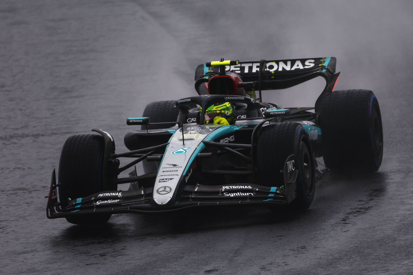 Red Bull ve a Hamilton en Ferrari «en el momento adecuado»: «Será un ...