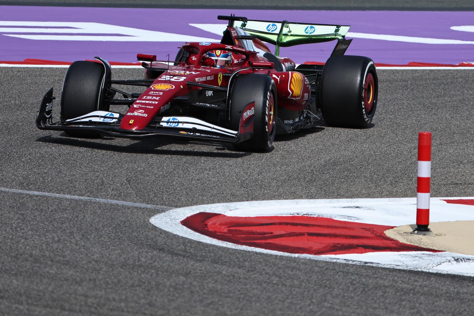 Beganovic vuelve a conducir el coche de Leclerc en la FP1 del Gran ...