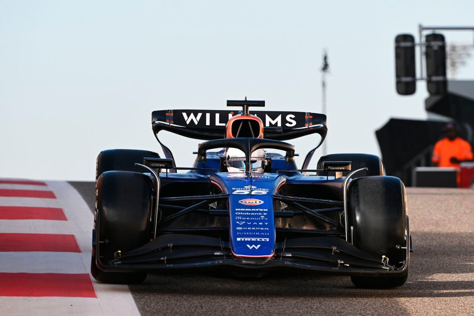Williams descarta «acortar procesos» y promete a Sainz un coche competitivo en 2028 - Noticia de ...
