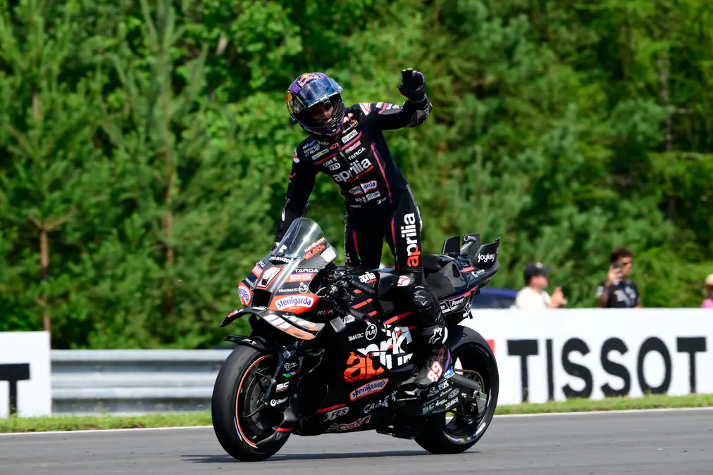 Martín habla de "mejorar juntos" con Aprilia y busca "lograr buenos ...
