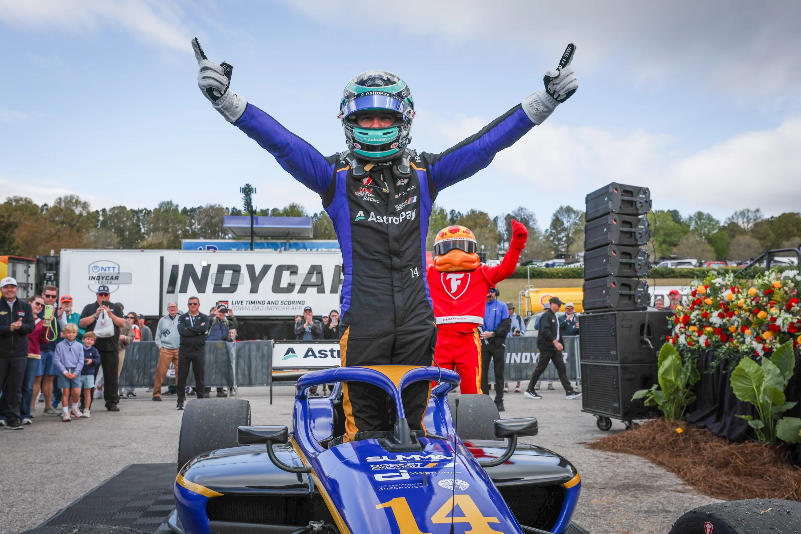 De Tullio celebra triunfo en Indy NXT :"Que sea el primero de muchos ...